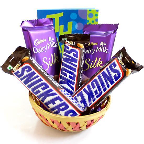 Snickers Love Basket - Bloomsvilla